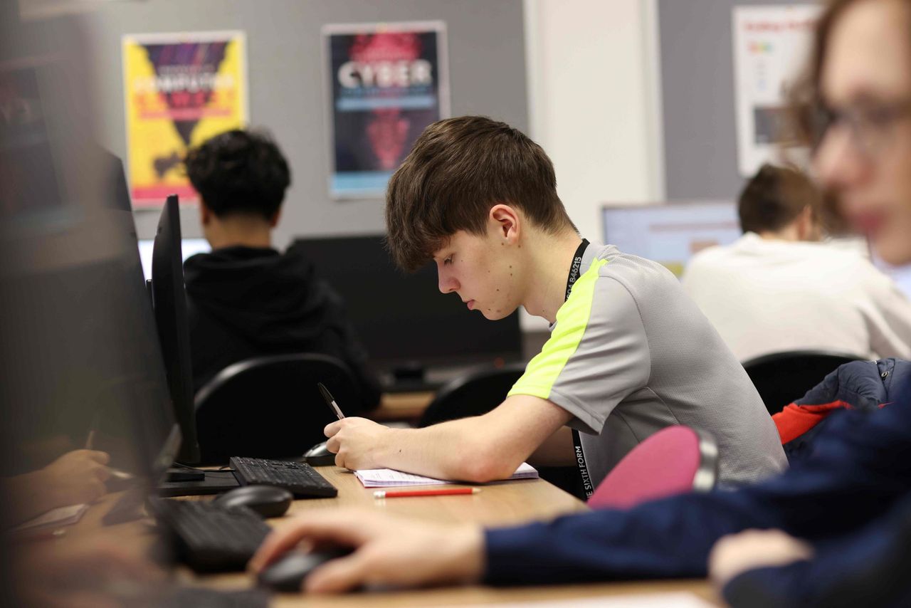 The Sixth Form Bolton - IT: Data Analytics (AAQ)